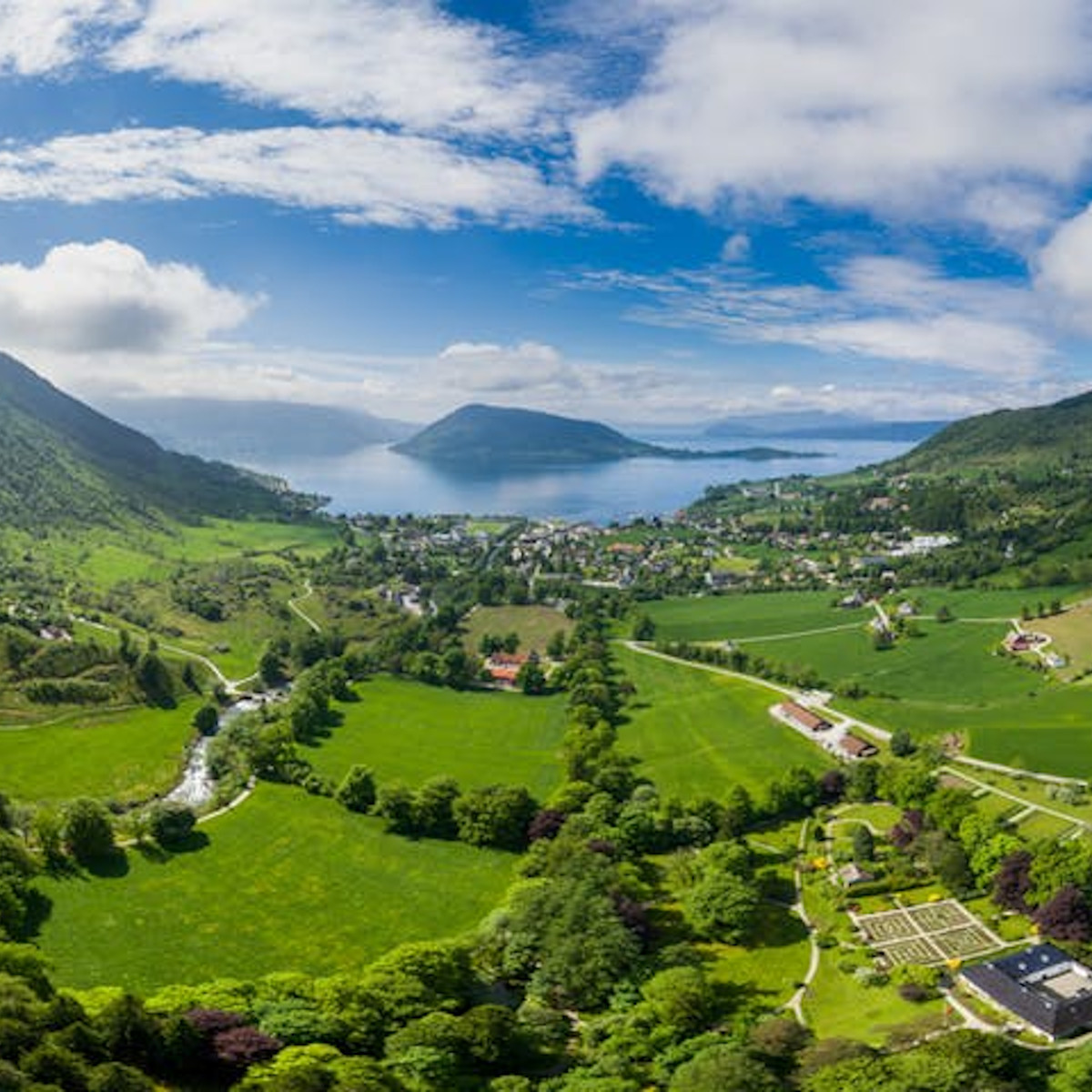 Rosendal i Hardanger - tips til ting å gjøre | FINN.no